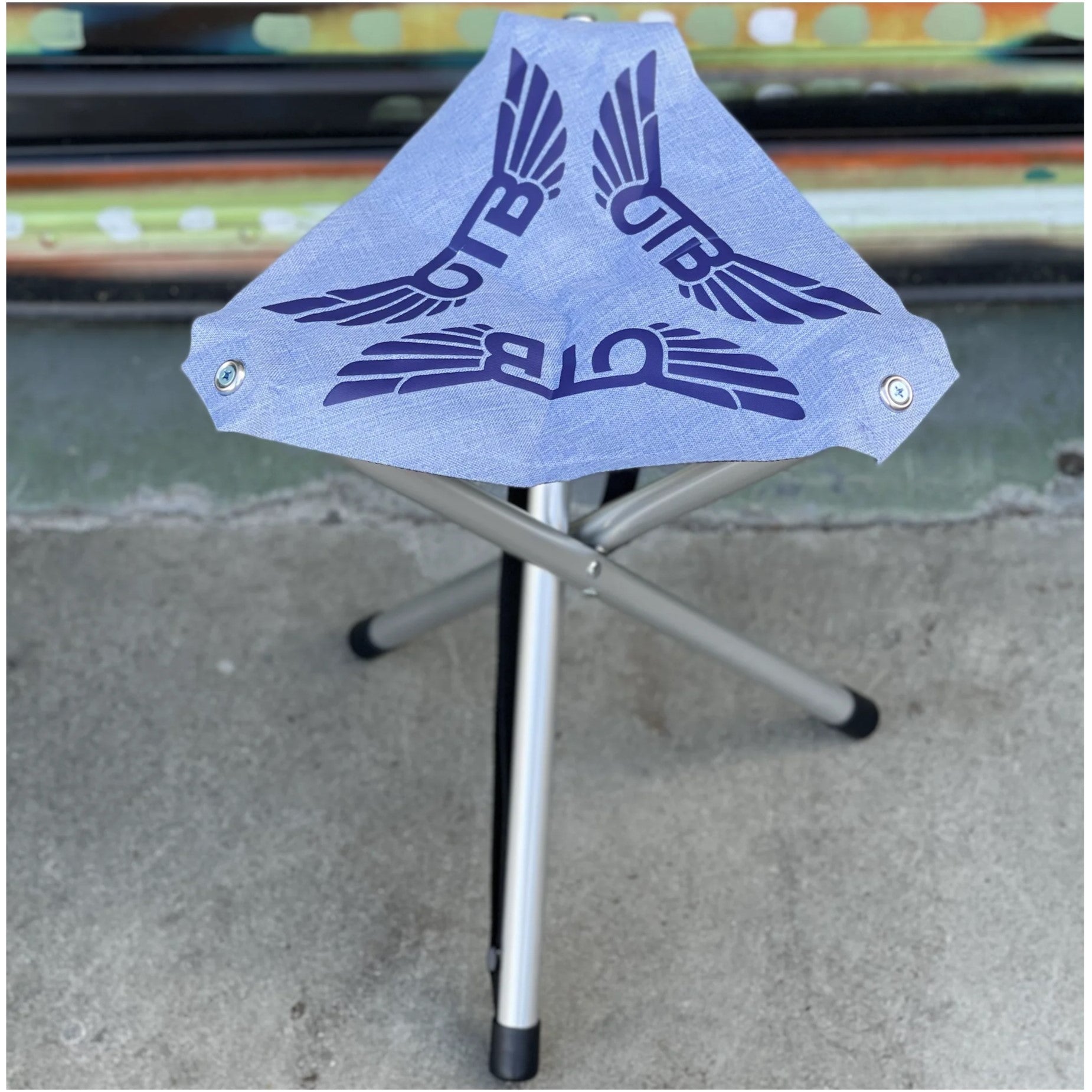 Folding Stool – Treemagnets Disc Golf